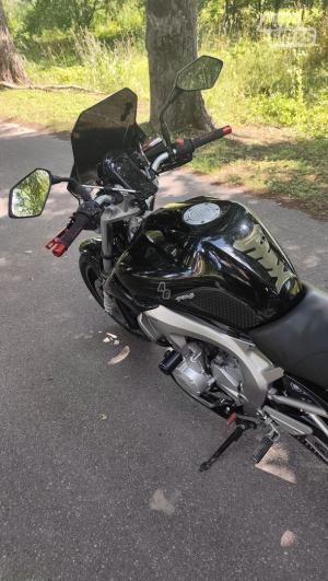 Black Yamaha FZ 6 2006 in Vilnius, with an engine capacity of 0.60 L and mileage of 63 thousand km for 2800 €, photo 13 on AUTOMOTO.COM.LV