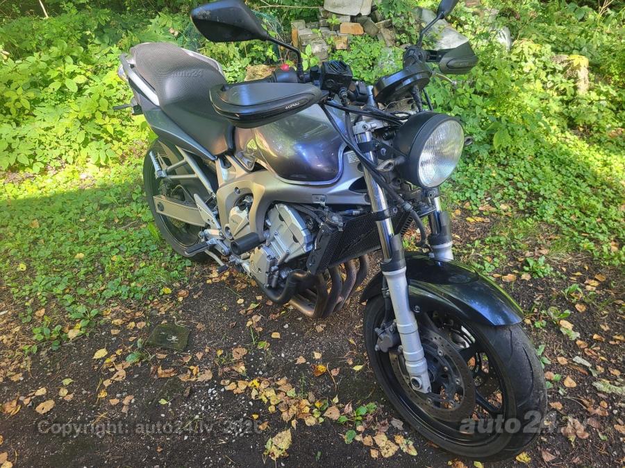 Black Yamaha FZ 6 2006 in Tallinn, with an engine capacity of 0.60 L and mileage of 44 thousand km for 2300 €, photo 3 on AUTOMOTO.COM.LV