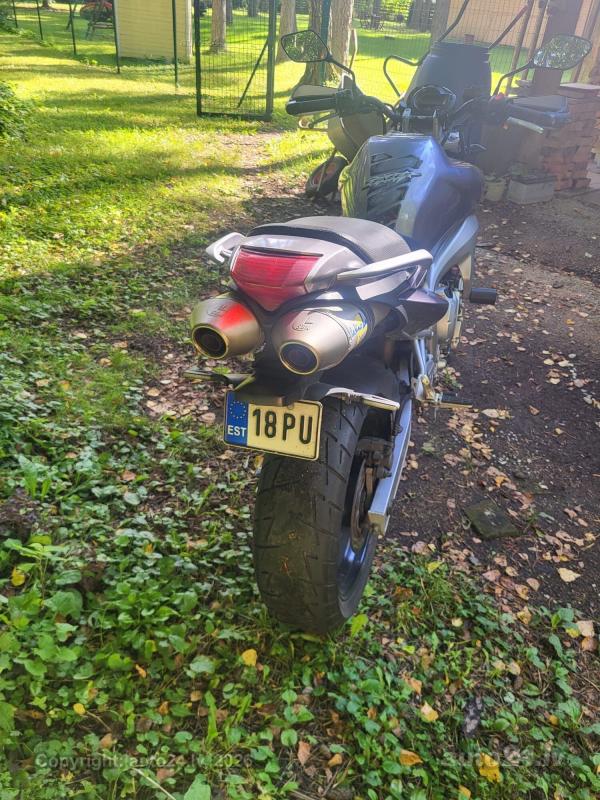 Black Yamaha FZ 6 2006 in Tallinn, with an engine capacity of 0.60 L and mileage of 44 thousand km for 2300 €, photo 5 on AUTOMOTO.COM.LV