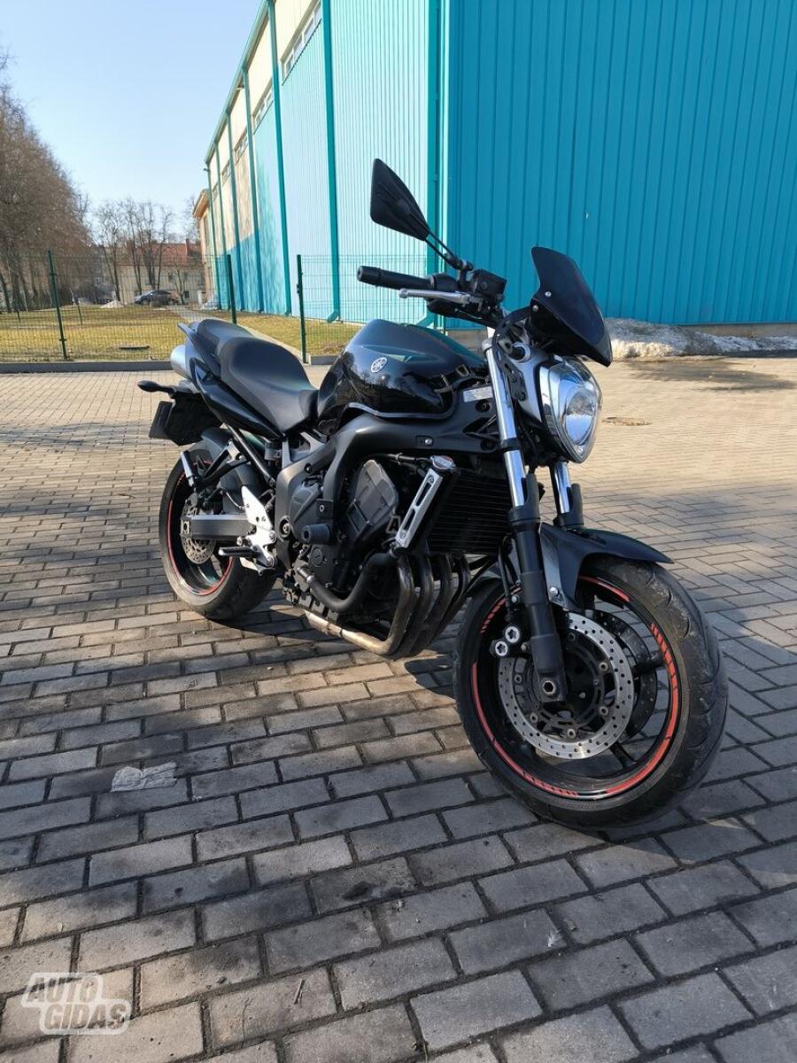 Melns Yamaha FZ 6 2007 Radviliškis, ar dzinēja tilpumu 0.60 L un nobraukumu 52 tūkst. km par 2800 €, foto 1 vietnē AUTOMOTO.COM.LV