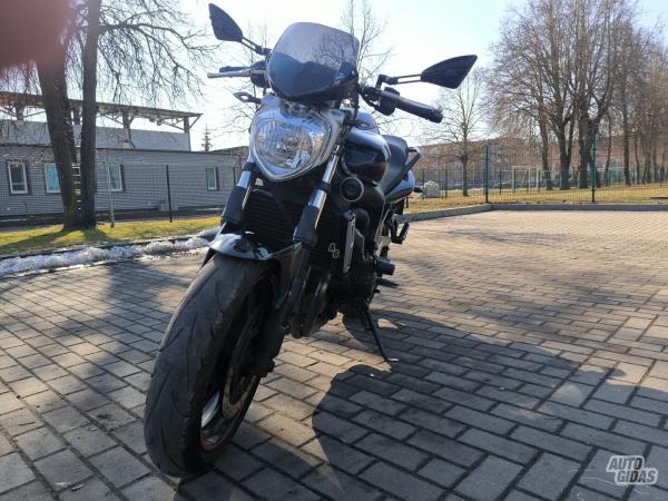 Black Yamaha FZ 6 2007 in Radviliskis, with an engine capacity of 0.60 L and mileage of 52 thousand km for 2800 €, photo 3 on AUTOMOTO.COM.LV