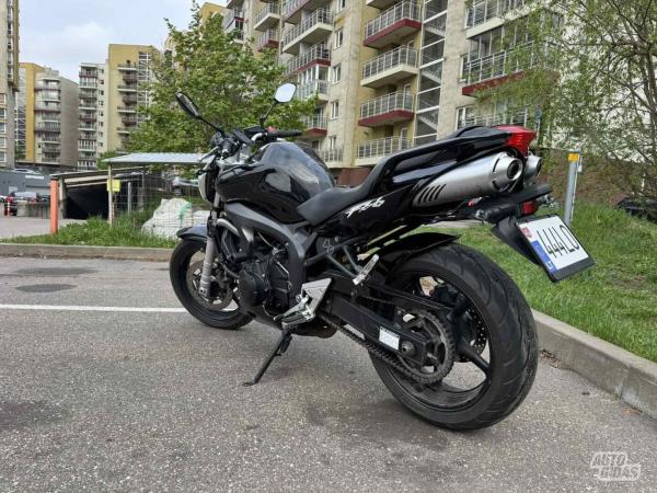 Melns Yamaha FZ 6 2007 Viļņa, ar dzinēja tilpumu 0.60 L un nobraukumu 57 tūkst. km par 2400 €, foto 10 vietnē AUTOMOTO.COM.LV