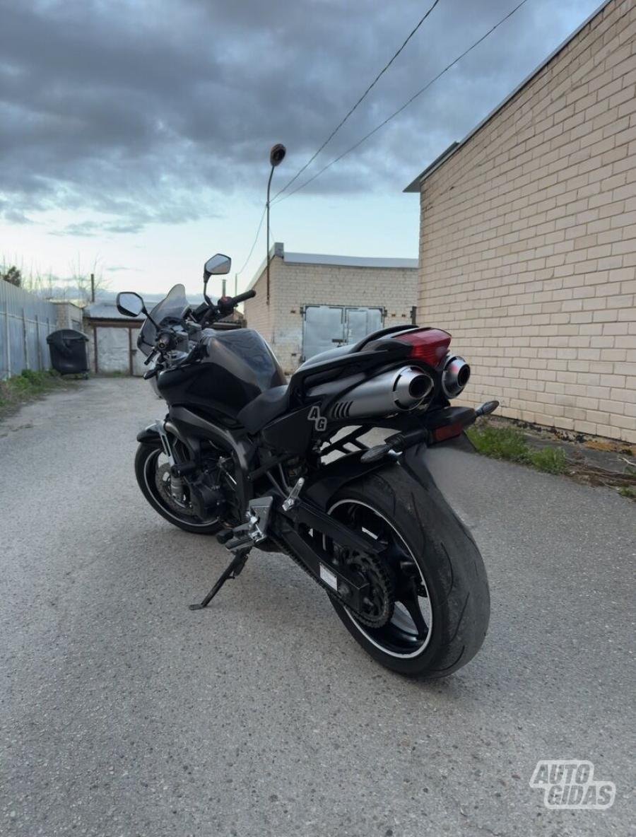 Melns Yamaha FZ 6 2007 Panevēža, ar dzinēja tilpumu 0.60 L un nobraukumu 71 tūkst. km par 2300 €, foto 3 vietnē AUTOMOTO.COM.LV
