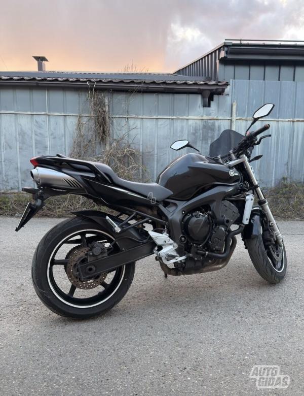 Black Yamaha FZ 6 2007 in Panevezys, with an engine capacity of 0.60 L and mileage of 71 thousand km for 2300 €, photo 3 on AUTOMOTO.COM.LV