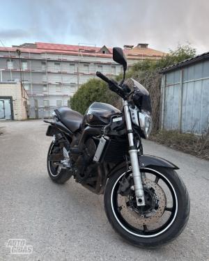Melns Yamaha FZ 6 2007 Panevēža, ar dzinēja tilpumu 0.60 L un nobraukumu 71 tūkst. km par 2300 €, foto 6 vietnē AUTOMOTO.COM.LV