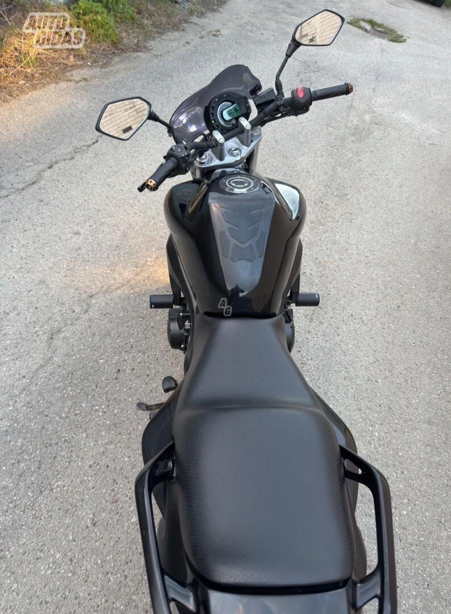 Melns Yamaha FZ 6 2007 Panevēža, ar dzinēja tilpumu 0.60 L un nobraukumu 71 tūkst. km par 2300 €, foto 7 vietnē AUTOMOTO.COM.LV