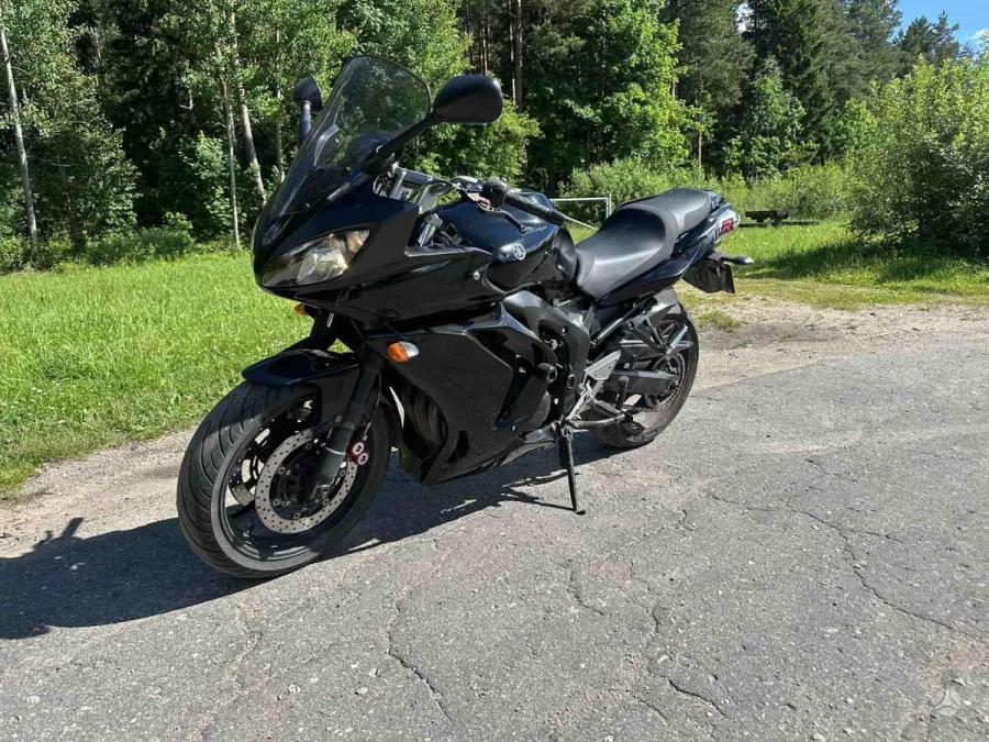 Черный Ямаха FZ 6 2008 в Мажейкяй, объемом двигателя 0.60 л и пробегом 60 тыс. км за 2400 €, фото 1 на AUTOMOTO.COM.LV