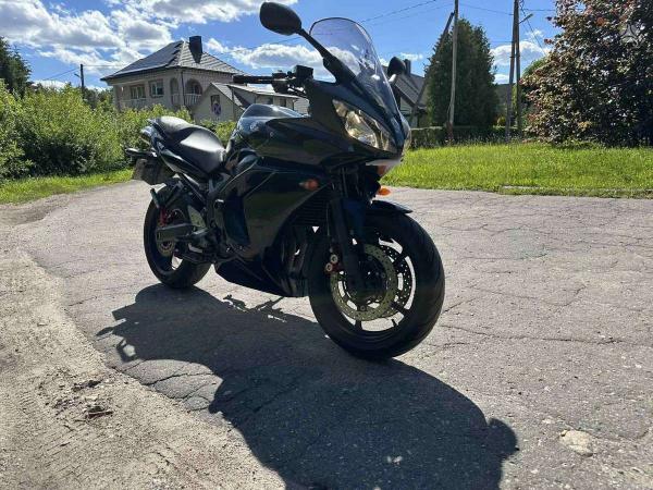 Черный Ямаха FZ 6 2008 в Мажейкяй, объемом двигателя 0.60 л и пробегом 60 тыс. км за 2400 €, фото 3 на AUTOMOTO.COM.LV