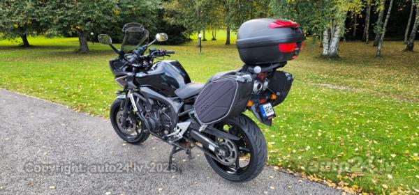 Yamaha FZ 6 2008 in Tartu on AUTOMOTO.COM.LV Black Yamaha FZ 6 2008 in Tartu, with an engine capacity of 0.60 L and mileage of 35 thousand km for 3800 €, photo 5 on AUTOMOTO.COM.LV