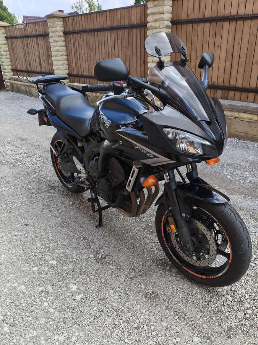 Black Yamaha FZ 6 2009 in Siauliai, with an engine capacity of 0.60 L and mileage of 53 thousand km for 3000 €, photo 1 on AUTOMOTO.COM.LV