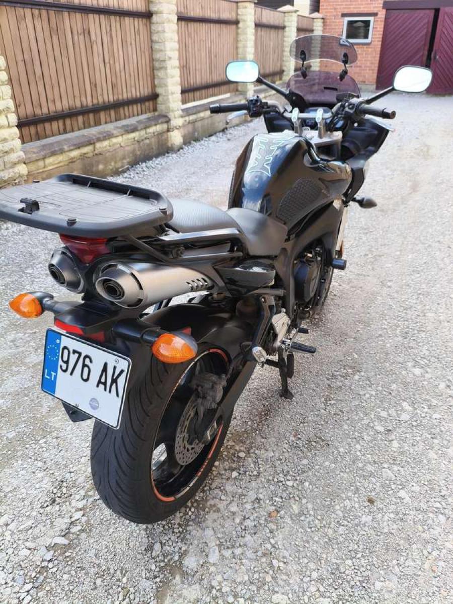 Black Yamaha FZ 6 2009 in Siauliai, with an engine capacity of 0.60 L and mileage of 53 thousand km for 3000 €, photo 3 on AUTOMOTO.COM.LV