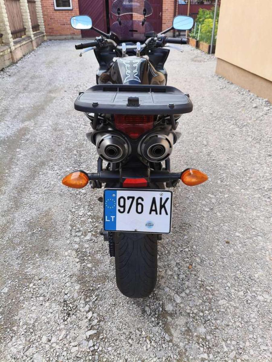 Black Yamaha FZ 6 2009 in Siauliai, with an engine capacity of 0.60 L and mileage of 53 thousand km for 3000 €, photo 5 on AUTOMOTO.COM.LV