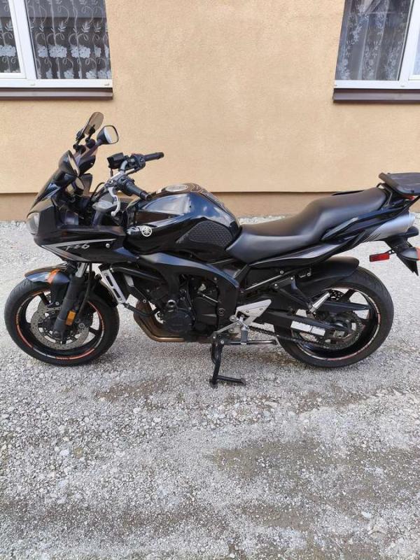 Black Yamaha FZ 6 2009 in Siauliai, with an engine capacity of 0.60 L and mileage of 53 thousand km for 3000 €, photo 7 on AUTOMOTO.COM.LV