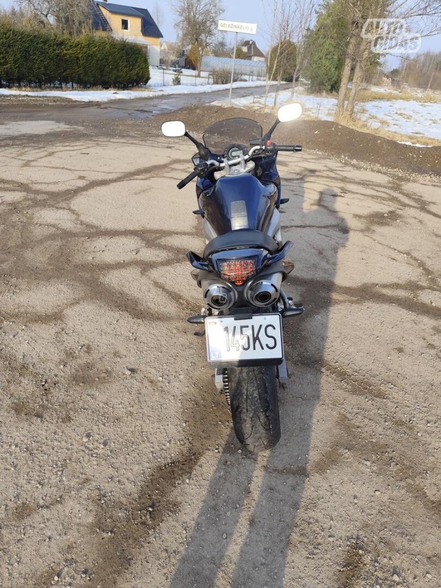 Blue Yamaha FZ 6 2004 in Taurage, with an engine capacity of 0.60 L and mileage of 49 thousand km for 2200 €, photo 3 on AUTOMOTO.COM.LV