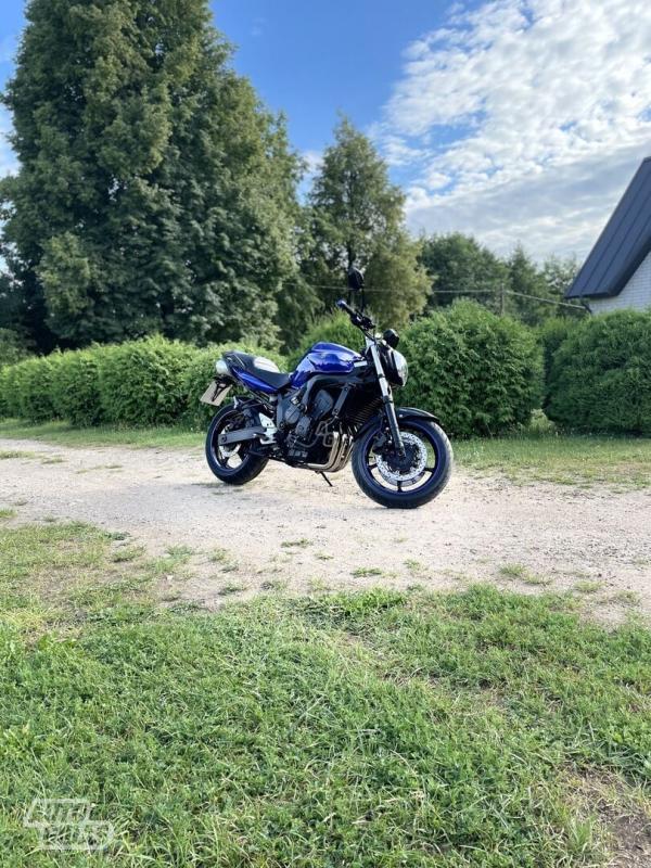 Zils Yamaha FZ 6 2006 Alīta, ar dzinēja tilpumu 0.60 L un nobraukumu 40 tūkst. km par 3000 €, foto 1 vietnē AUTOMOTO.COM.LV