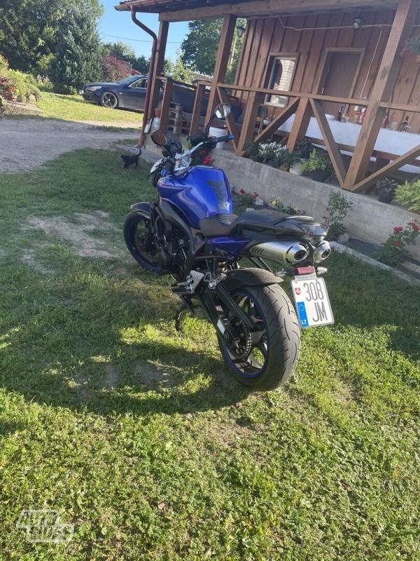 Zils Yamaha FZ 6 2006 Alīta, ar dzinēja tilpumu 0.60 L un nobraukumu 40 tūkst. km par 3000 €, foto 2 vietnē AUTOMOTO.COM.LV