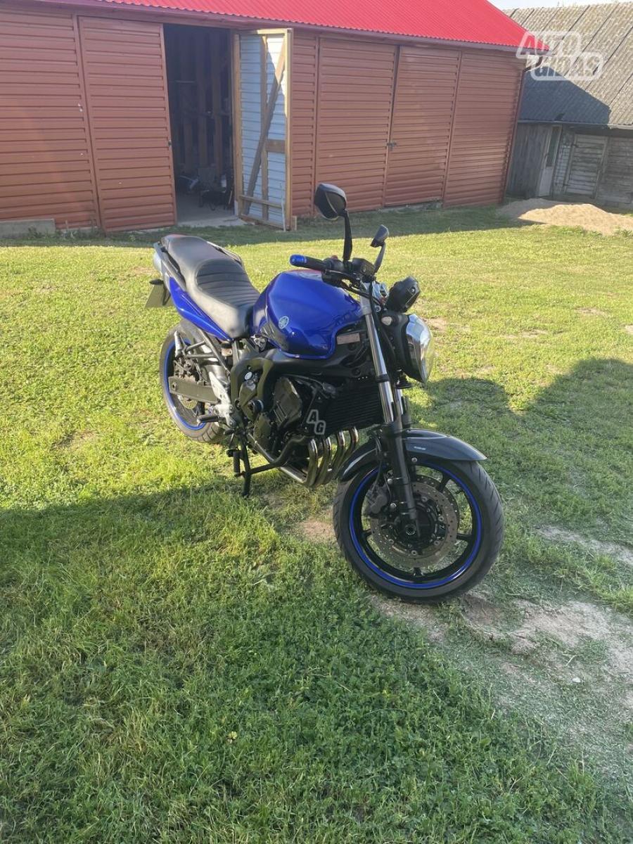 Zils Yamaha FZ 6 2006 Alīta, ar dzinēja tilpumu 0.60 L un nobraukumu 40 tūkst. km par 3000 €, foto 4 vietnē AUTOMOTO.COM.LV