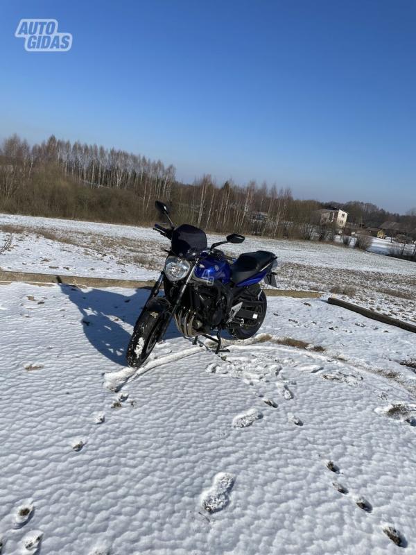 Zils Yamaha FZ 6 2006 Alīta, ar dzinēja tilpumu 0.60 L un nobraukumu 40 tūkst. km par 3000 €, foto 5 vietnē AUTOMOTO.COM.LV