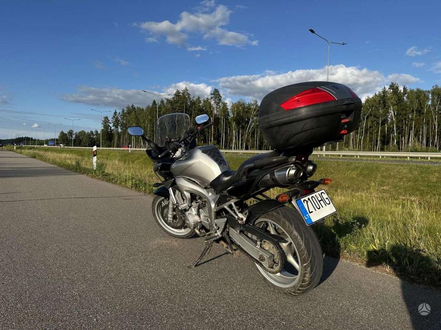 Grey Yamaha FZ 6 2003 in Nemencine, with an engine capacity of 0.60 L and mileage of 88 thousand km for 1750 €, photo 3 on AUTOMOTO.COM.LV