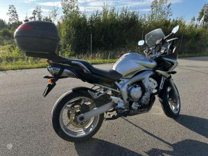 Grey Yamaha FZ 6 2003 in Nemencine, with an engine capacity of 0.60 L and mileage of 88 thousand km for 1750 €, photo 4 on AUTOMOTO.COM.LV