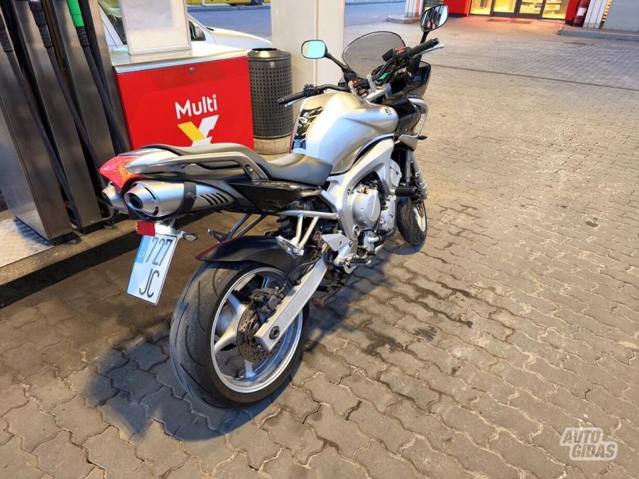 Pelēks Yamaha FZ 6 2004 Kauņa, ar dzinēja tilpumu 0.00 L un nobraukumu 24 tūkst. km par 2150 €, foto 7 vietnē AUTOMOTO.COM.LV
