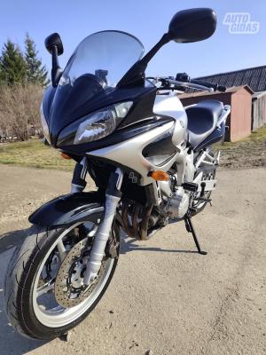 Серый Ямаха FZ 6 2004 в Клайпеда, объемом двигателя 0.60 л и пробегом 45 тыс. км за 2250 €, фото 3 на AUTOMOTO.COM.LV