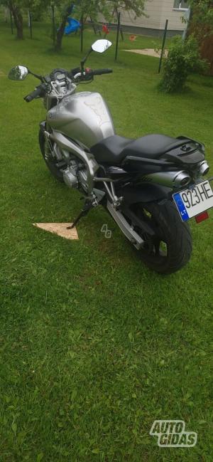 Pelēks Yamaha FZ 6 2004 Viļņa, ar dzinēja tilpumu 0.60 L un nobraukumu 49 tūkst. km par 2100 €, foto 5 vietnē AUTOMOTO.COM.LV