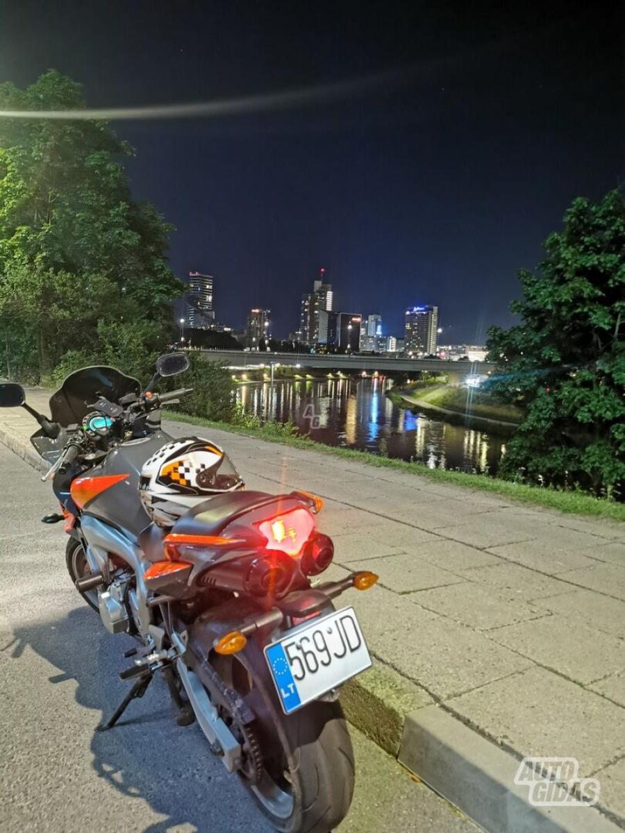 Серый Ямаха FZ 6 2004 в Вильнюс, объемом двигателя 0.60 л и пробегом 36 тыс. км за 1999 €, фото 1 на AUTOMOTO.COM.LV