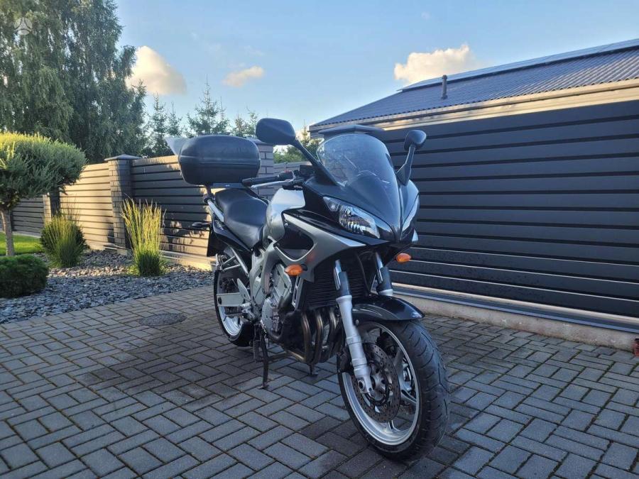 Grey Yamaha FZ 6 2004 in Kaunas, with an engine capacity of 0.60 L and mileage of 58 thousand km for 2000 €, photo 1 on AUTOMOTO.COM.LV