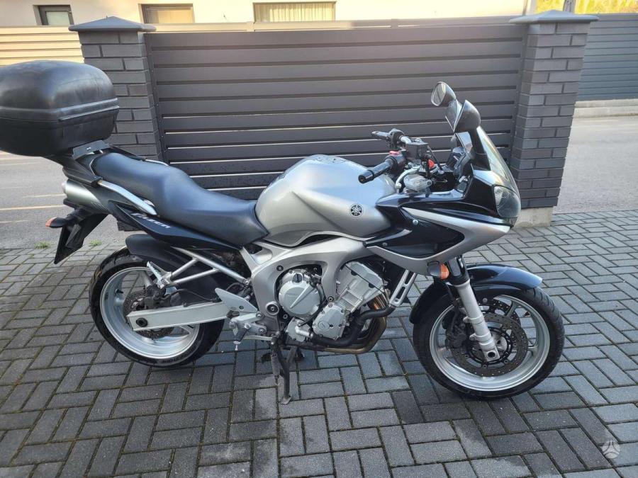 Grey Yamaha FZ 6 2004 in Kaunas, with an engine capacity of 0.60 L and mileage of 58 thousand km for 2000 €, photo 3 on AUTOMOTO.COM.LV