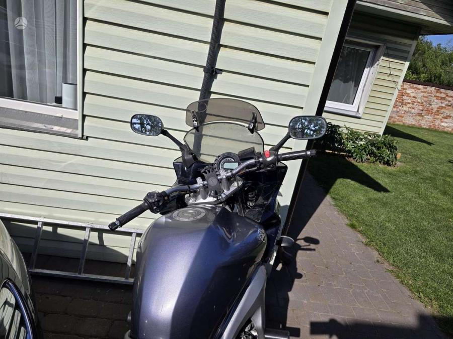 Pelēks Yamaha FZ 6 2006 Kauņa, ar dzinēja tilpumu 0.60 L un nobraukumu 53 tūkst. km par 2750 €, foto 13 vietnē AUTOMOTO.COM.LV