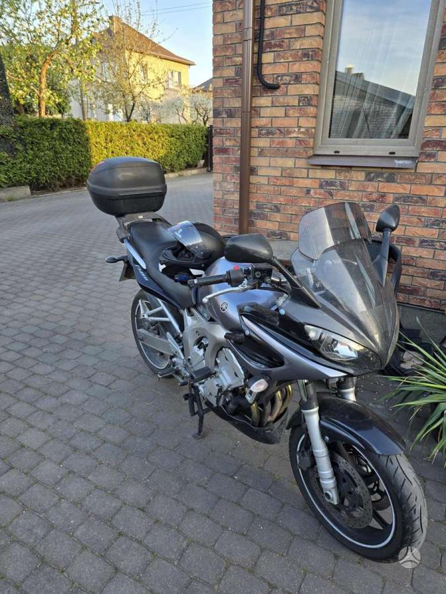 Pelēks Yamaha FZ 6 2006 Kauņa, ar dzinēja tilpumu 0.60 L un nobraukumu 53 tūkst. km par 2750 €, foto 15 vietnē AUTOMOTO.COM.LV