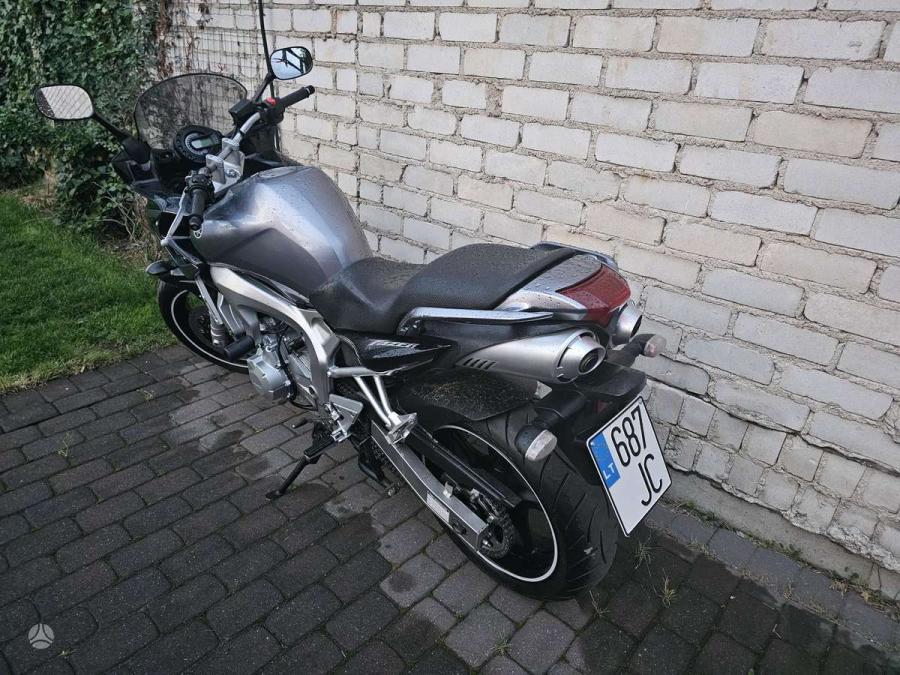 Pelēks Yamaha FZ 6 2006 Kauņa, ar dzinēja tilpumu 0.60 L un nobraukumu 53 tūkst. km par 2750 €, foto 17 vietnē AUTOMOTO.COM.LV