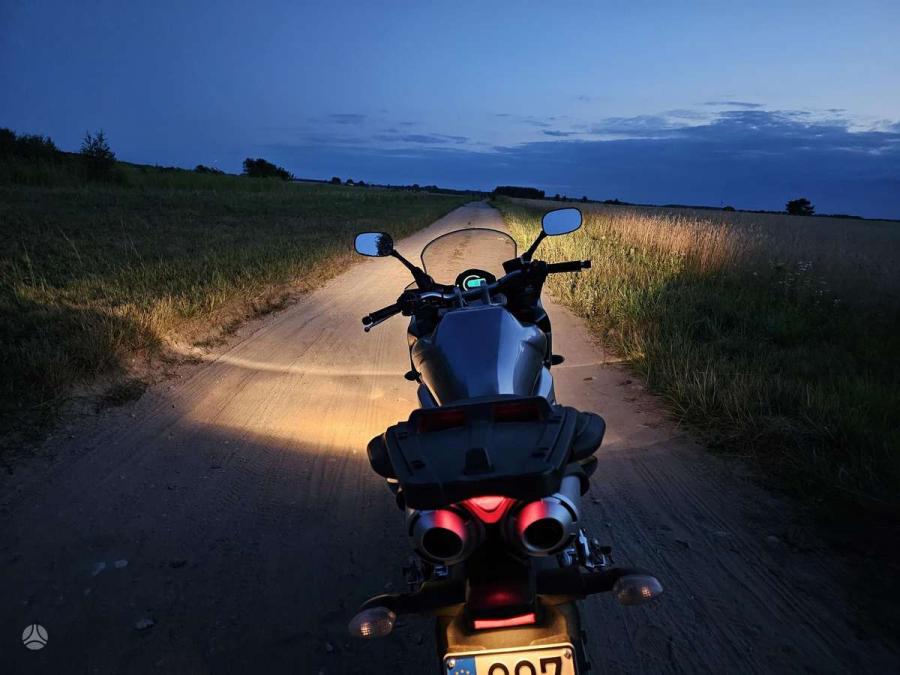 Pelēks Yamaha FZ 6 2006 Kauņa, ar dzinēja tilpumu 0.60 L un nobraukumu 53 tūkst. km par 2750 €, foto 19 vietnē AUTOMOTO.COM.LV