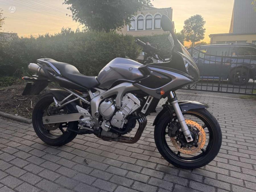 Grey Yamaha FZ 6 2008 in Gargzdai, with an engine capacity of 0.60 L and mileage of 34 thousand km for 2500 €, photo 4 on AUTOMOTO.COM.LV