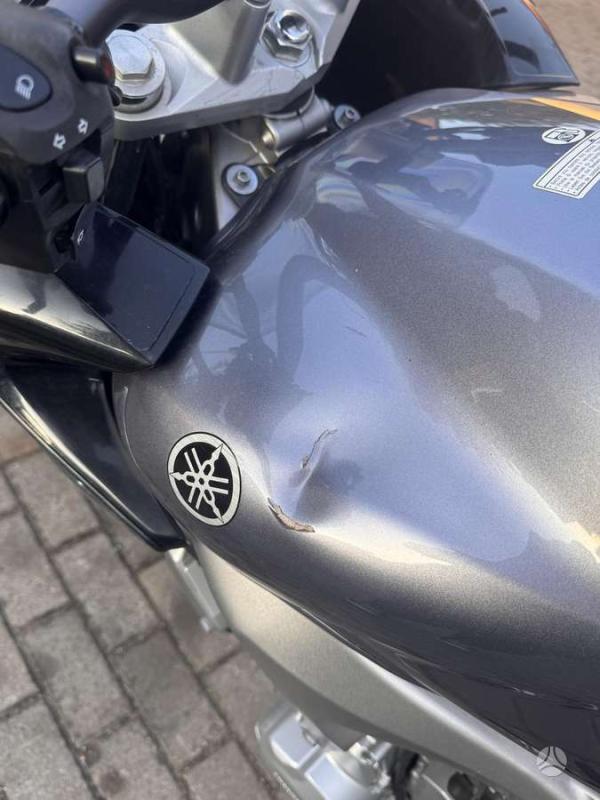 Pelēks Yamaha FZ 6 2008 Gargždai, ar dzinēja tilpumu 0.60 L un nobraukumu 34 tūkst. km par 2500 €, foto 6 vietnē AUTOMOTO.COM.LV