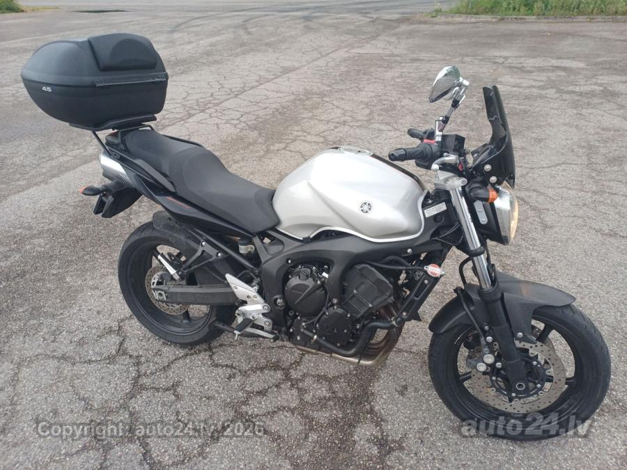 Pelēks Yamaha FZ 6 2010 Pērnava, ar dzinēja tilpumu 0.00 L un nobraukumu 24 tūkst. km par 3700 €, foto 1 vietnē AUTOMOTO.COM.LV