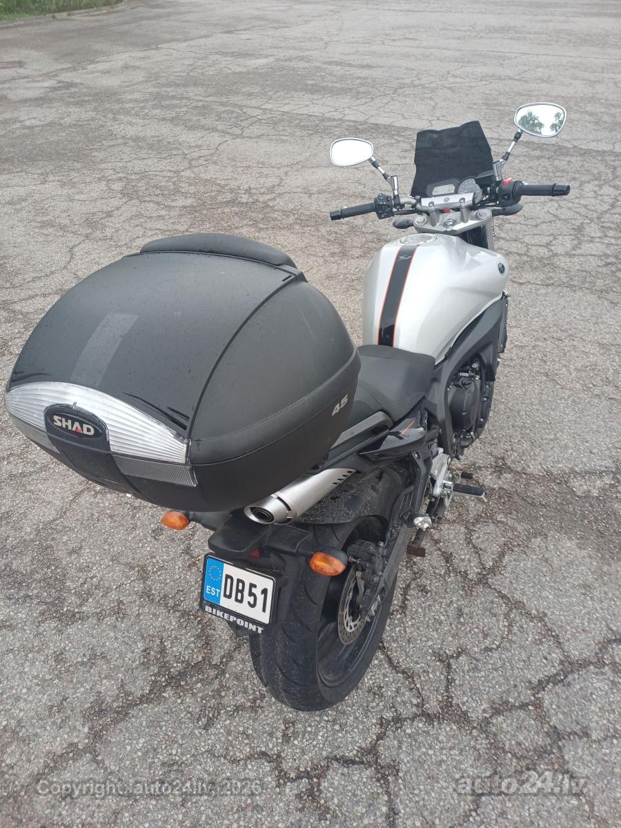Pelēks Yamaha FZ 6 2010 Pērnava, ar dzinēja tilpumu 0.00 L un nobraukumu 24 tūkst. km par 3700 €, foto 3 vietnē AUTOMOTO.COM.LV