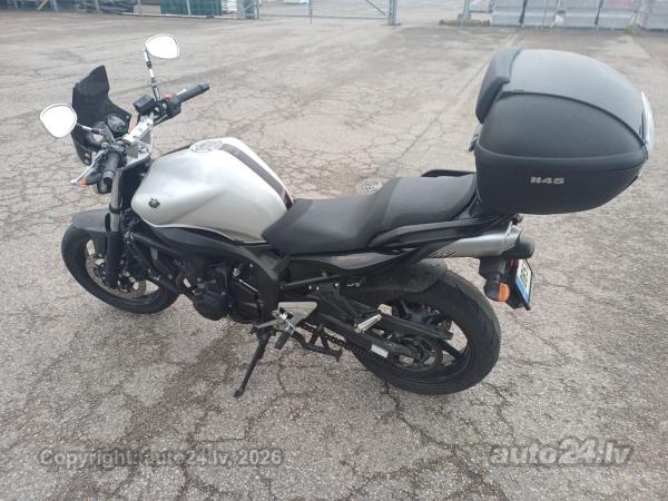 Pelēks Yamaha FZ 6 2010 Pērnava, ar dzinēja tilpumu 0.00 L un nobraukumu 24 tūkst. km par 3700 €, foto 3 vietnē AUTOMOTO.COM.LV
