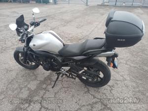 Pelēks Yamaha FZ 6 2010 Pērnava, ar dzinēja tilpumu 0.00 L un nobraukumu 24 tūkst. km par 3700 €, foto 4 vietnē AUTOMOTO.COM.LV