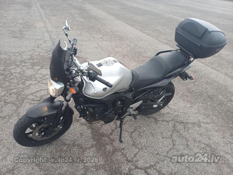 Pelēks Yamaha FZ 6 2010 Pērnava, ar dzinēja tilpumu 0.00 L un nobraukumu 24 tūkst. km par 3700 €, foto 6 vietnē AUTOMOTO.COM.LV