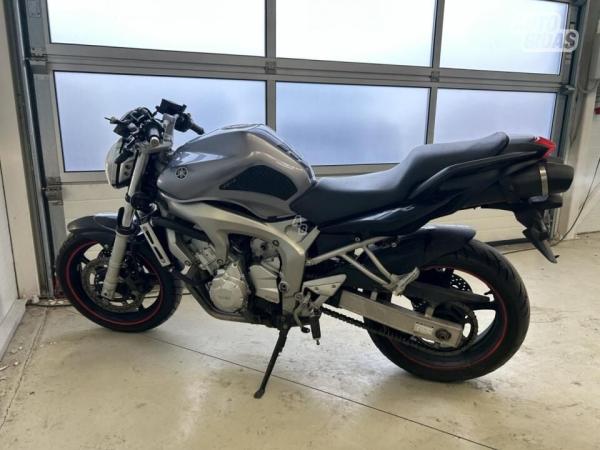 Pelēks Yamaha FZ 6 2011 Radviliškis, ar dzinēja tilpumu 0.60 L un nobraukumu 36 tūkst. km par 2050 €, foto 7 vietnē AUTOMOTO.COM.LV