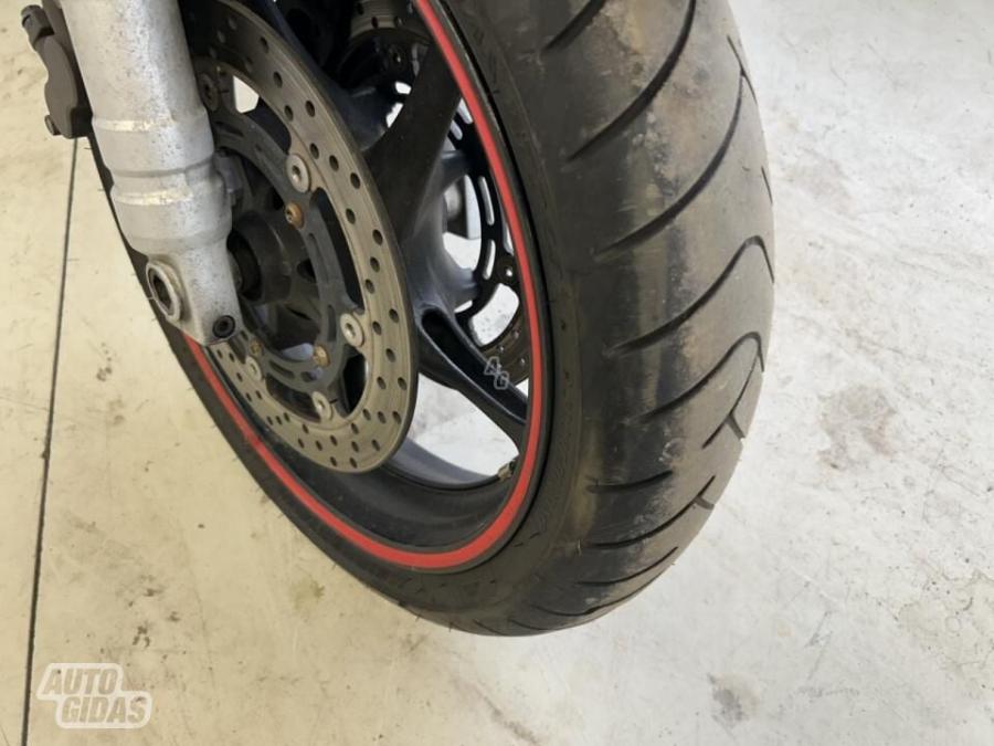 Grey Yamaha FZ 6 2011 in Radviliskis, with an engine capacity of 0.60 L and mileage of 36 thousand km for 2050 €, photo 8 on AUTOMOTO.COM.LV