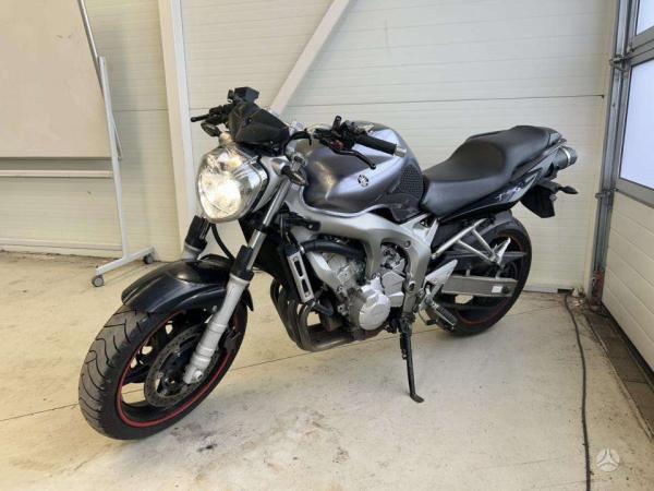 Pelēks Yamaha FZ 6 2011 Radviliškis, ar dzinēja tilpumu 0.60 L un nobraukumu 36 tūkst. km par 2150 €, foto 1 vietnē AUTOMOTO.COM.LV
