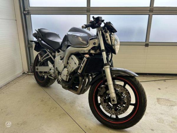 Pelēks Yamaha FZ 6 2011 Radviliškis, ar dzinēja tilpumu 0.60 L un nobraukumu 36 tūkst. km par 2150 €, foto 3 vietnē AUTOMOTO.COM.LV