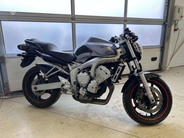 Pelēks Yamaha FZ 6 2011 Radviliškis, ar dzinēja tilpumu 0.60 L un nobraukumu 36 tūkst. km par 2150 €, foto 4 vietnē AUTOMOTO.COM.LV
