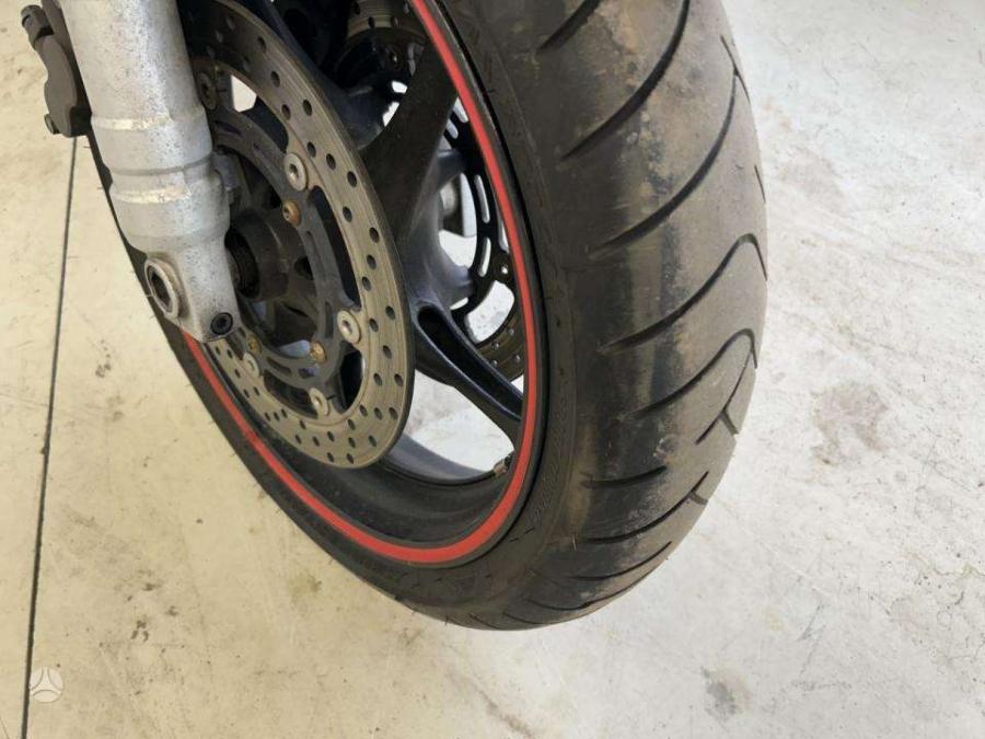 Grey Yamaha FZ 6 2011 in Radviliskis, with an engine capacity of 0.60 L and mileage of 36 thousand km for 2150 €, photo 8 on AUTOMOTO.COM.LV