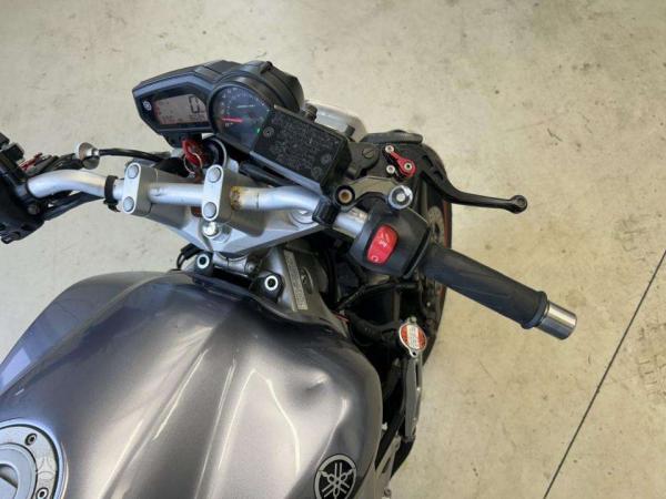 Pelēks Yamaha FZ 6 2011 Radviliškis, ar dzinēja tilpumu 0.60 L un nobraukumu 36 tūkst. km par 2150 €, foto 11 vietnē AUTOMOTO.COM.LV