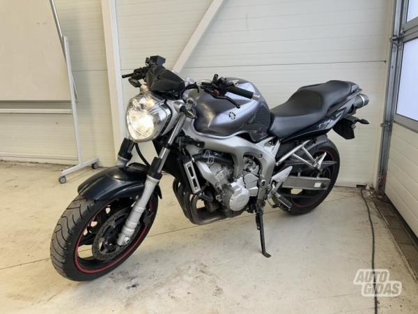 Pelēks Yamaha FZ 6 2011 Radviliškis, ar dzinēja tilpumu 0.60 L un nobraukumu 36 tūkst. km par 2050 €, foto 1 vietnē AUTOMOTO.COM.LV