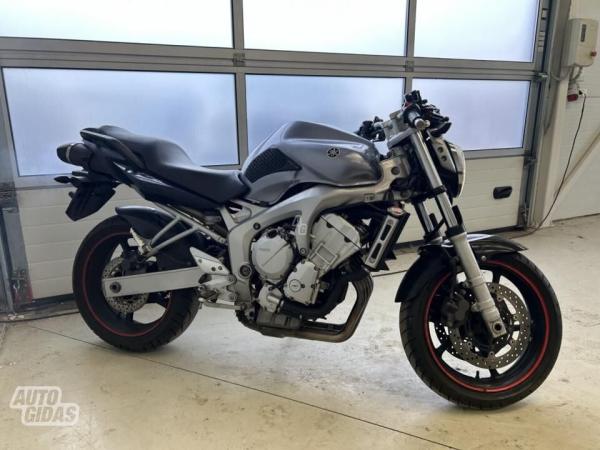 Pelēks Yamaha FZ 6 2011 Radviliškis, ar dzinēja tilpumu 0.60 L un nobraukumu 36 tūkst. km par 2050 €, foto 4 vietnē AUTOMOTO.COM.LV